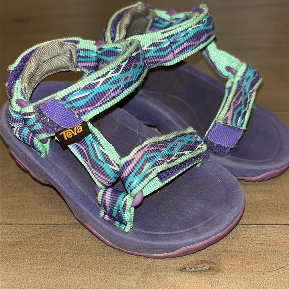 Teva | Shoes | Teva Baby Toddler Hurricane Xlt2 Sandals Sz 4 | Poshmark
